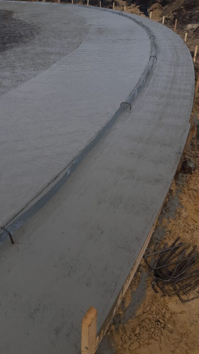 2 betonnen tanks voor mestverwerking Meerle (B) - Betonnen mestsilo van ...